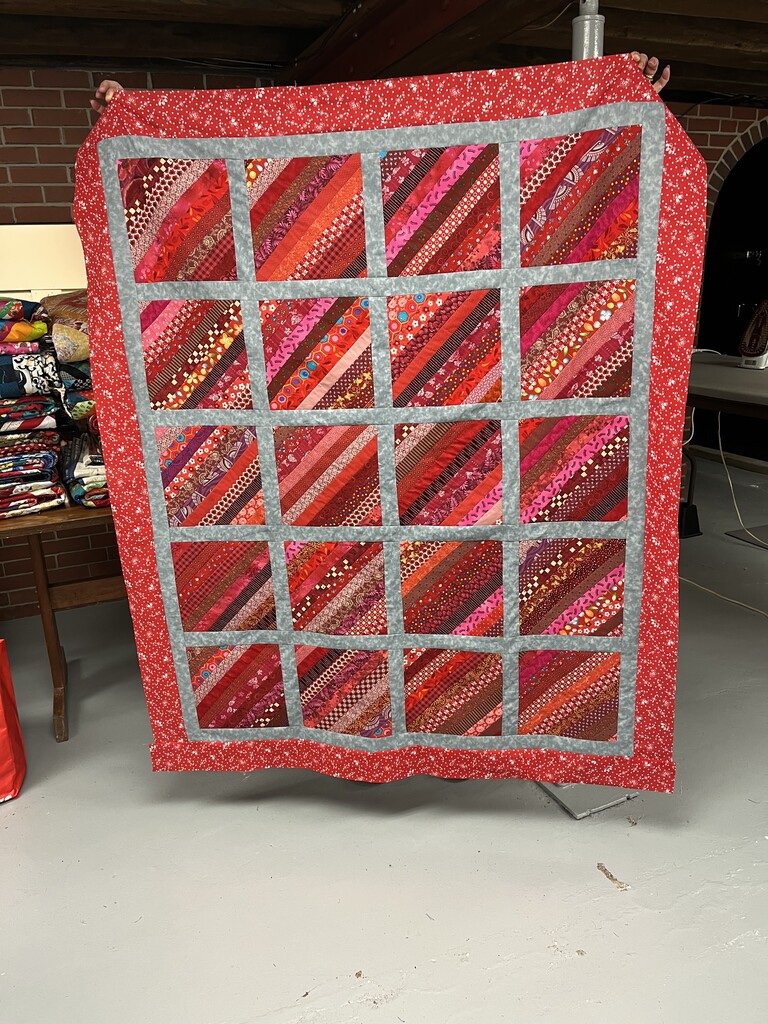 Rainbow HeartStrings – HeartStrings Quilt Project